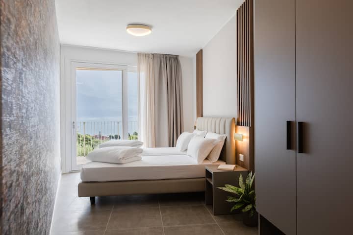 Lumia Living - Premium Apartment, Lake View - Pieve