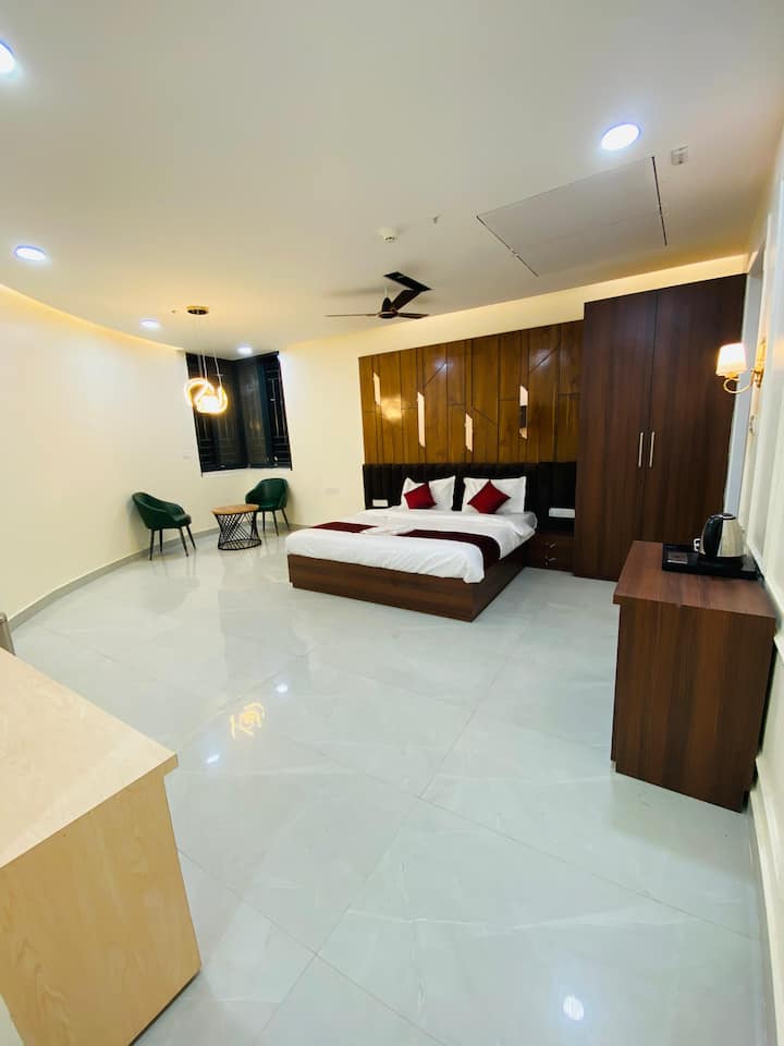 Radiant Pearl - Cozy Hotel Rooms - Etawah
