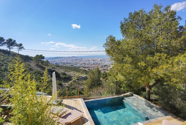 Maison Vue Sur Rade Sur Les Hauteurs De Marseille - Marseille