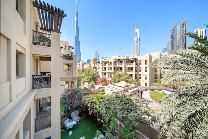 Charming Old Town2br W/ Burj Khalifa Balcony View - 