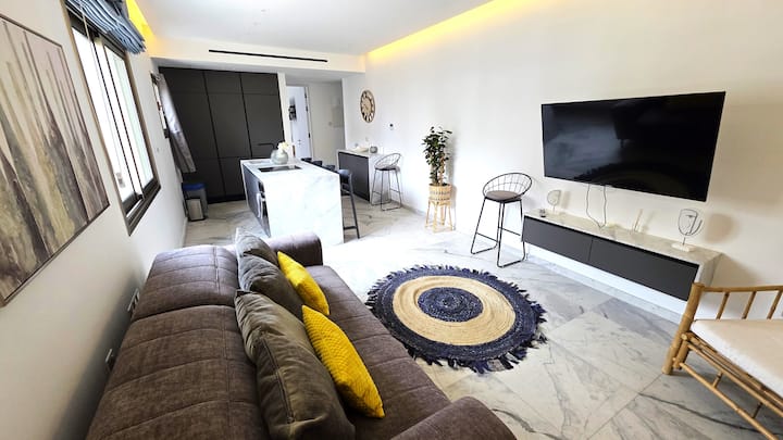Luxurious 2br Apartment In City Center W/ Internet - Larnaca