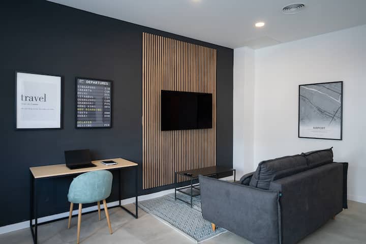 Nomad Malaga - Airport I - Málaga