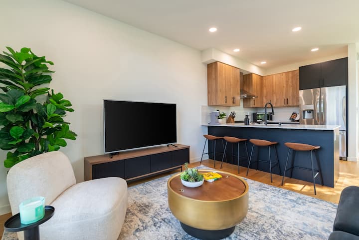 Modern Townhouse|a/c & Parking|world Cup 2026 - Seattle, WA