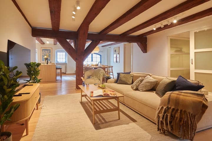 Warm 3br Loft W/ Exposed Beams - Copenhagen