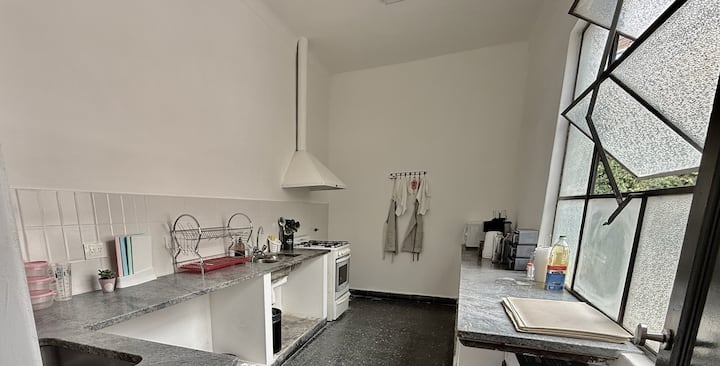 Habitación Cálida Con Hogar Y Luz Natural - Salta