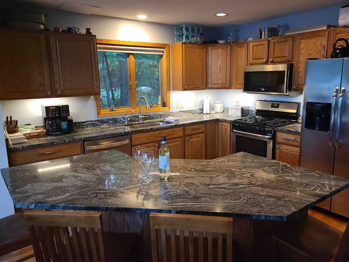 Beautiful Lake Home Retreat - Melrose, MN