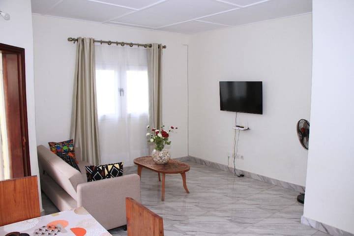 Jolie Maison/ Secteur Calme - Côte d'Ivoire