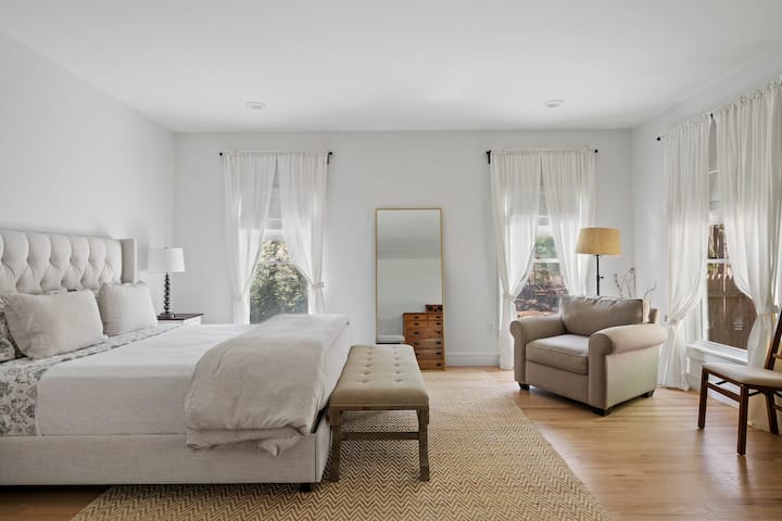 East Hampton Summer Retreat - Wölffer Estate Vineyard, Sagaponack