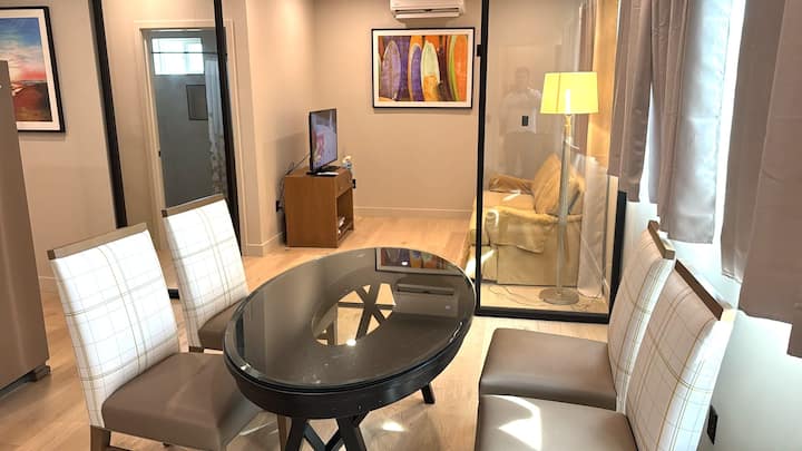 Art Deco - Deluxe Town Home With Free Parking - Los Angeles, CA