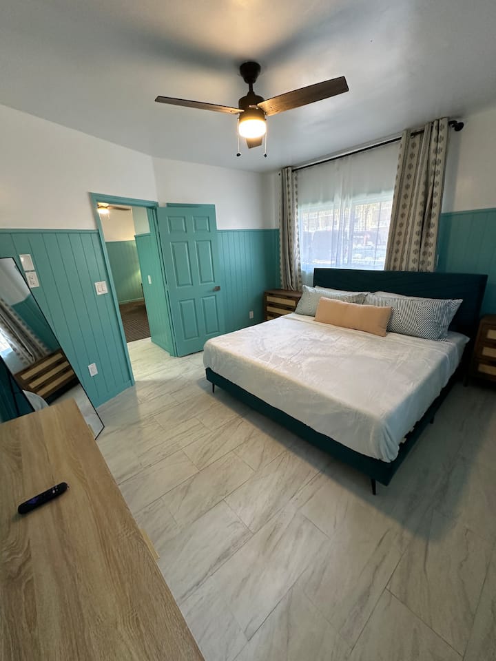 Arvilla Beachfront Efficient 1 Bedroom – King - Treasure Island, FL