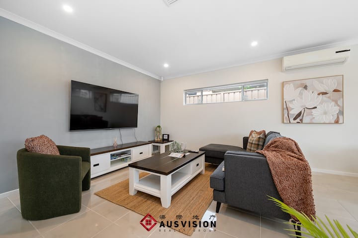 Curtin University Modern Villa -3 Minutes' Drive - Gosnells
