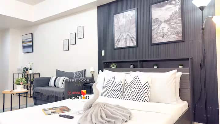 Free Parking Luxe Suite Near Venice Mall+wifi+pool - Taguig