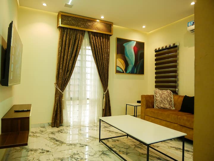 Luxury 1bdr | Self Check-in Apt | Near Airport - 