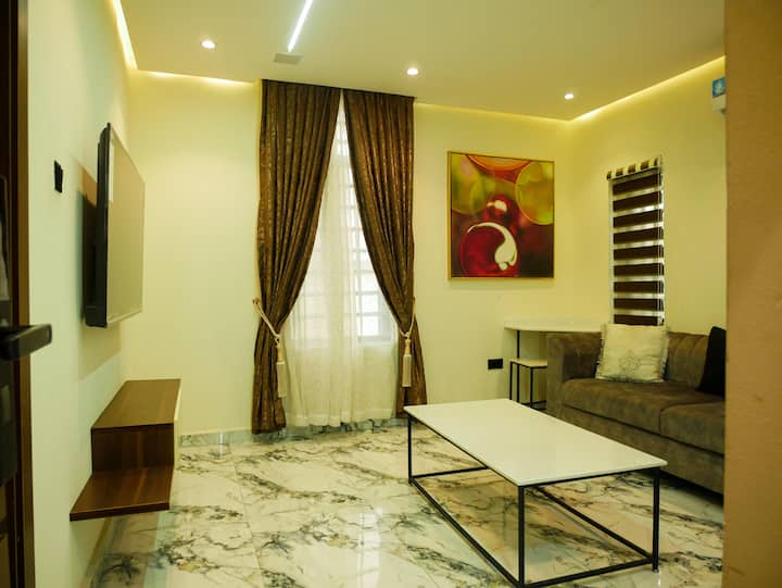 Cozy 1br Apt W/ Self Check-in • 5min To Airport" - Lagos