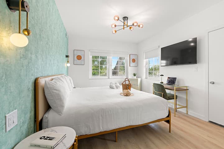 Design Chic: King Suite - Miami, FL