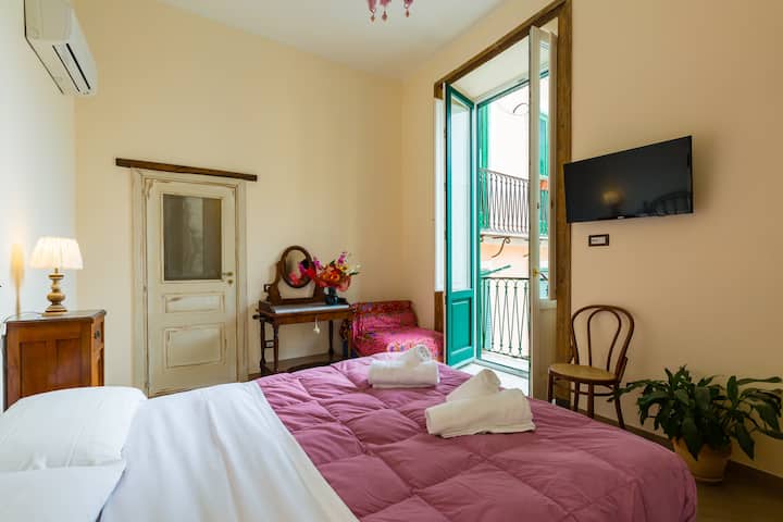 Central Italian Dream By Duomo | Nonna Lella Apt - Salerno