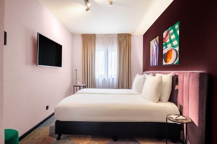 Numa | Medium Room With Twin Beds In Pentagon - Bruxelles