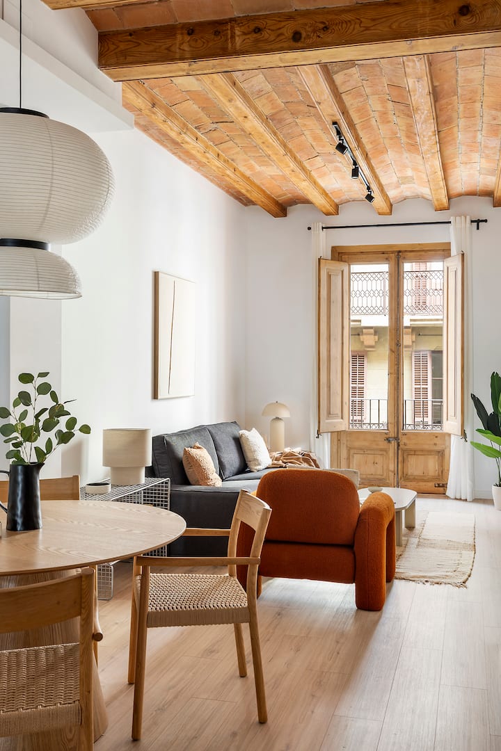 Refurbished Flat With Terrace - Barcelona