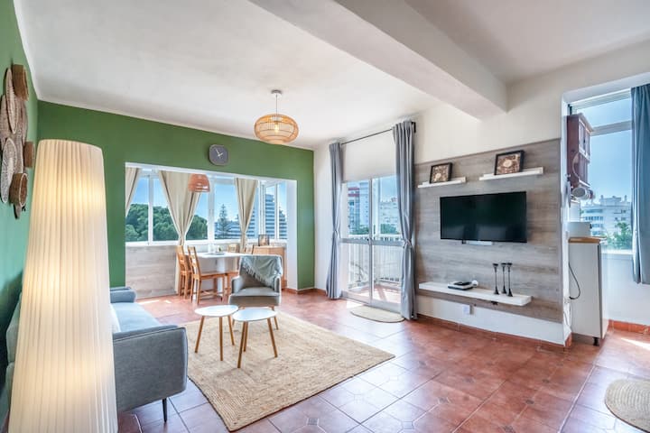 Entire Well Located 3 Bed Seaview Apartment - Benalmádena