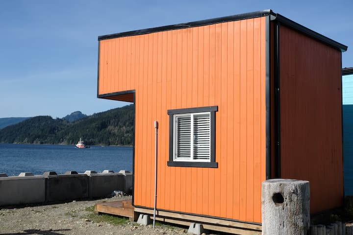 Orange Loft Cabin At China Creek - Port Alberni