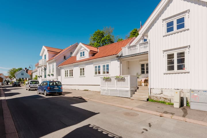 Idyllisk, Sentralt Og Solrikt Hus Med Parkering - Vestfold