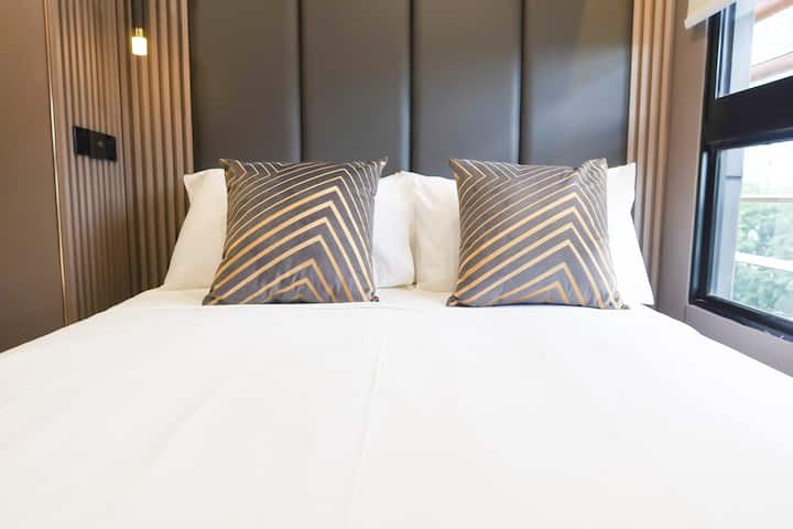 New Comfy 2 Rooms Studio Apt@ Somerset/orchardarea - Tampines