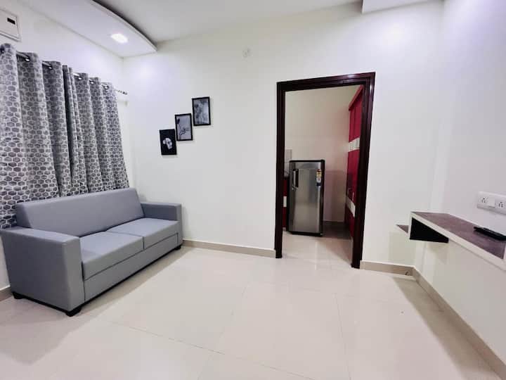 Sololiving 1bhk Nearaighospital - Hyderabad