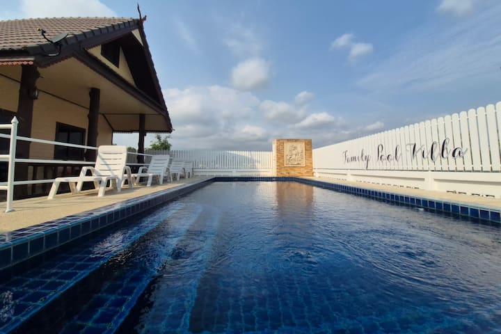 Charming Poolside Cottage In Bang Saray - Thailand