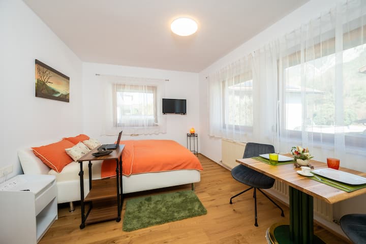 Gemütliches Apartment Mit Eigener Küche & Bad - Telfs