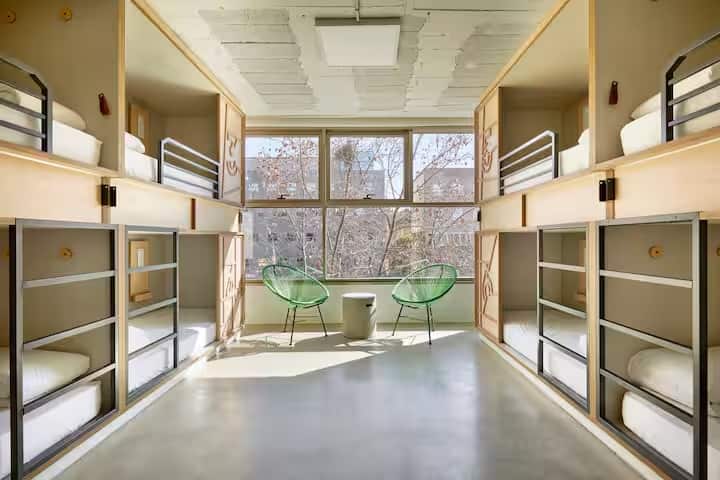 Private Room For 6 Pax. Unite Hostel - Badalona