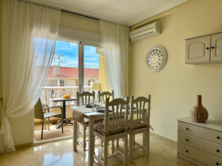 Neat Apartment In Prime Location | 200m Beach - Torrevieja