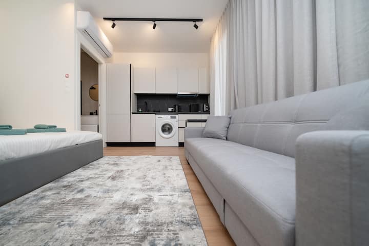 New Centre Studio With Balcony - Limassol