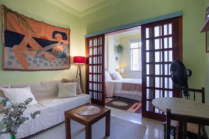 Cozy Ipanema Beach Escape • Posto 9 & Arpoador - Ipanema