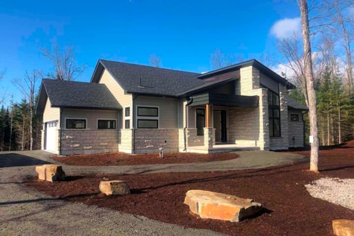 Northern Lights-evergreen-a/c,wi-fi,dw,w/d,games - Ontario 60