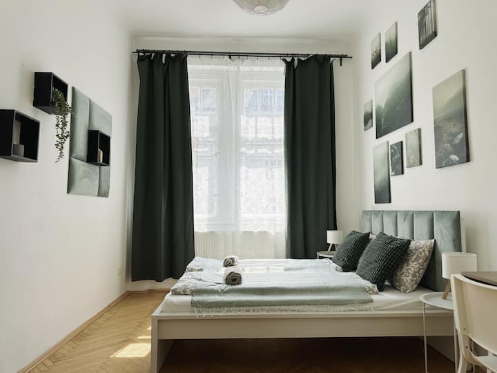 Cute Aristocratic Private Room [J6d] - Prague