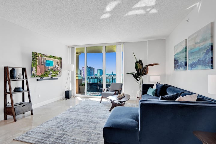 Sunny Isles Ocean Escape 2/2 Stunning Views - Sunny Isles Beach, FL