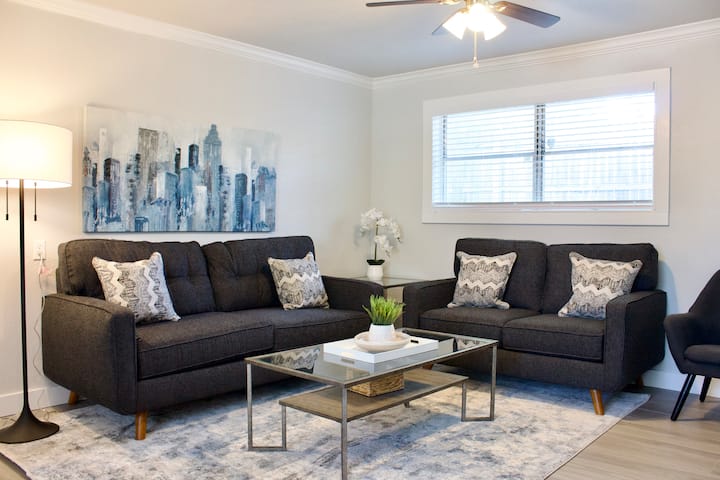 The Lazy Lodge - Montserrat Road – Fort Worth
