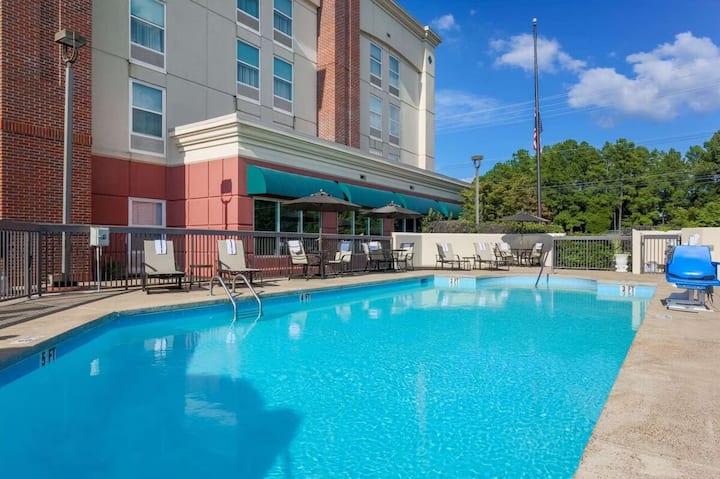 Hot Pick! 1br Suite W/ Free Breakfast, Pool&gym - Memphis, TN