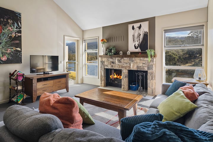 *New | Crest | Apartment 33 | Crackenback Resort - Perisher Ski Resort