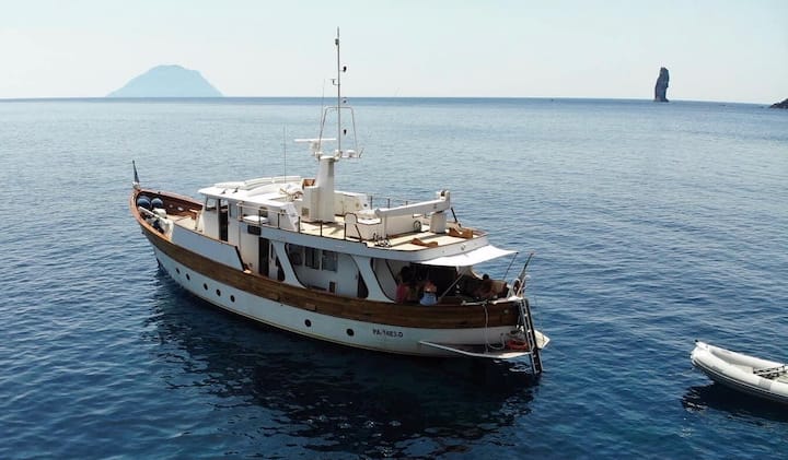 Stay In Ialu Yacht Taormina-villagonia Bay - Taormina