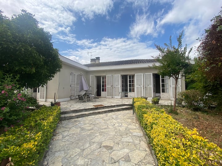 A62 Parc Expo - Agropôle Technopôle Walygator 5mn - Ibis Budget Agen