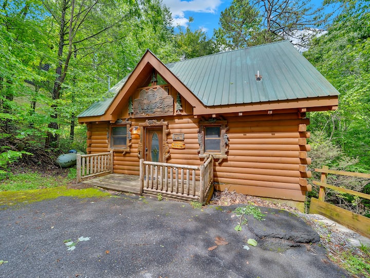 Cozy| Romantic Getaway| Hot Tub - Gatlinburg, TN