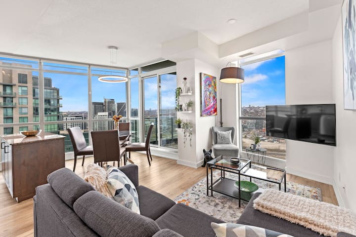 Modern City Escape W/ Cn Tower & Lake Views! - Toronto
