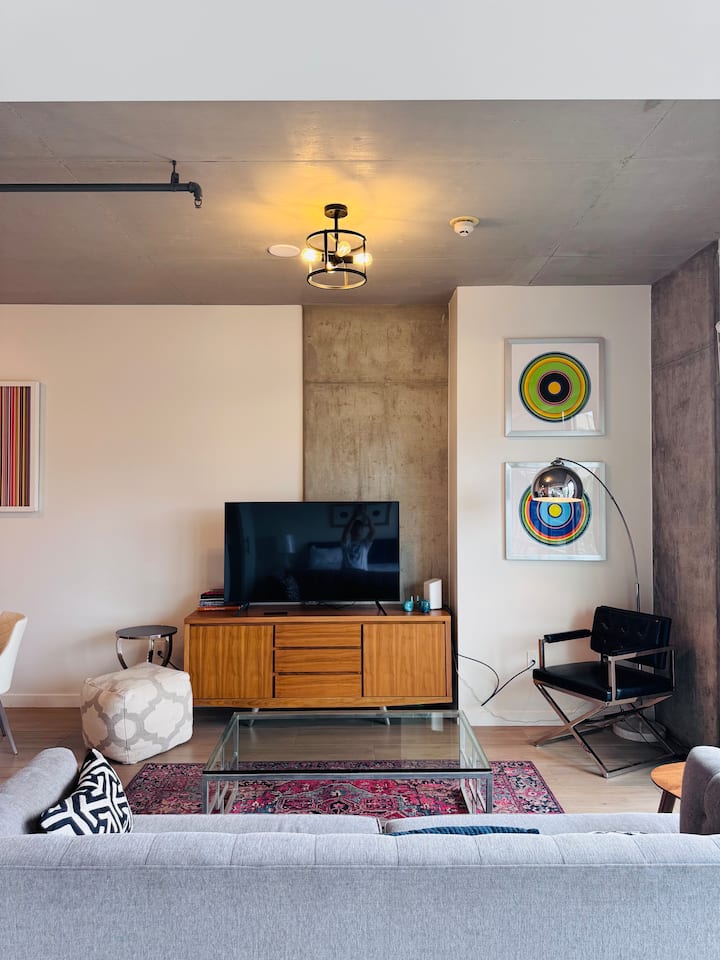 Luxury Loft /Walk To Fremont & Arts District - Las Vegas, NV