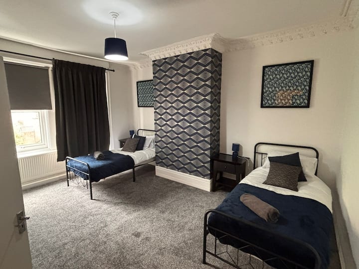 Coxon - 5 Bdrm 6 Beds Perfect 4 Contractor - Gosforth