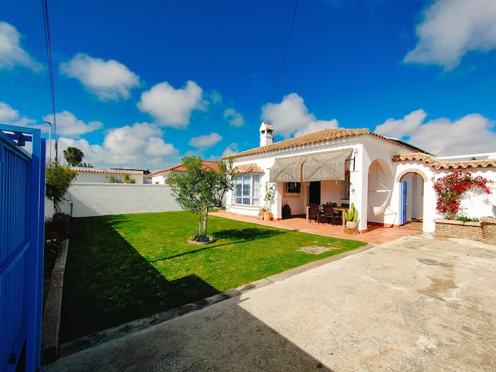 Chalet Con Piscina - Chiclana de la Frontera