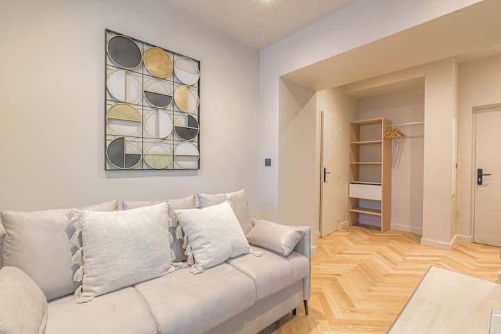 Appartement Dans Une Bâtisse à 20 Min De Lyon - Écully