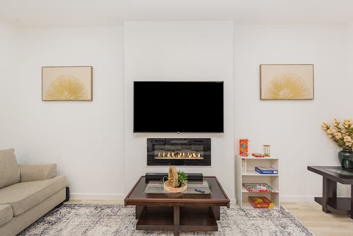 Cozy Stay By Epic Central T&t | Sleeps 12 & Yard - Grand Prairie, TX