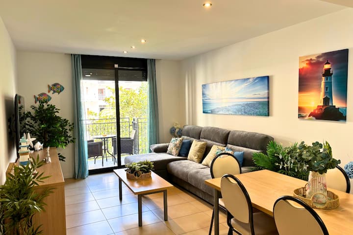 Zen Suite - Modern Apartment With Parking & Pool - Lloret de Mar