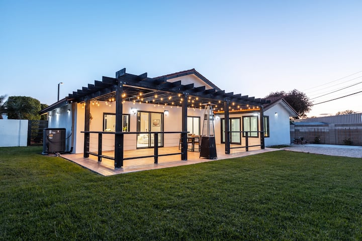 Newly Remodeled Beach Getaway! - Huntington Beach, CA